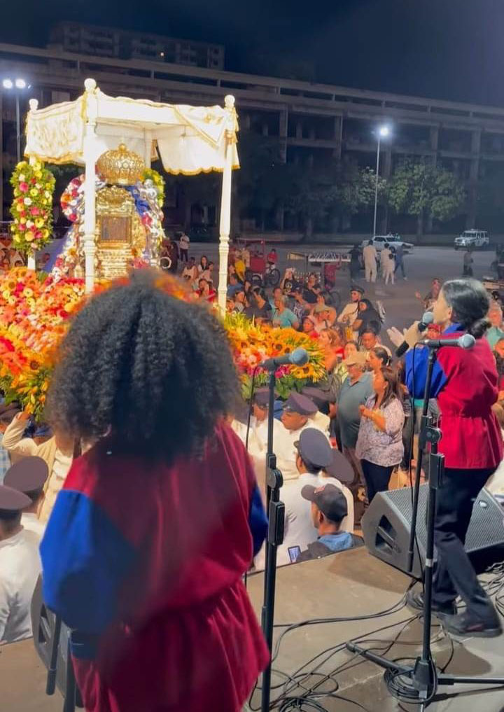 La Chinita salió en procesión en el homenaje parroquial