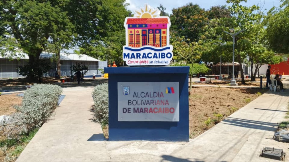 Recupera Plaza 18 de Octubre en la parroquia Coquivacoa