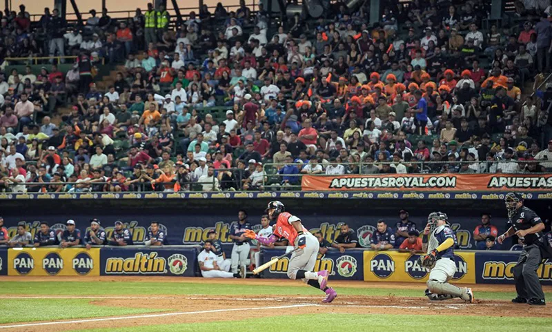 Águilas selló anoche su paso al round robin