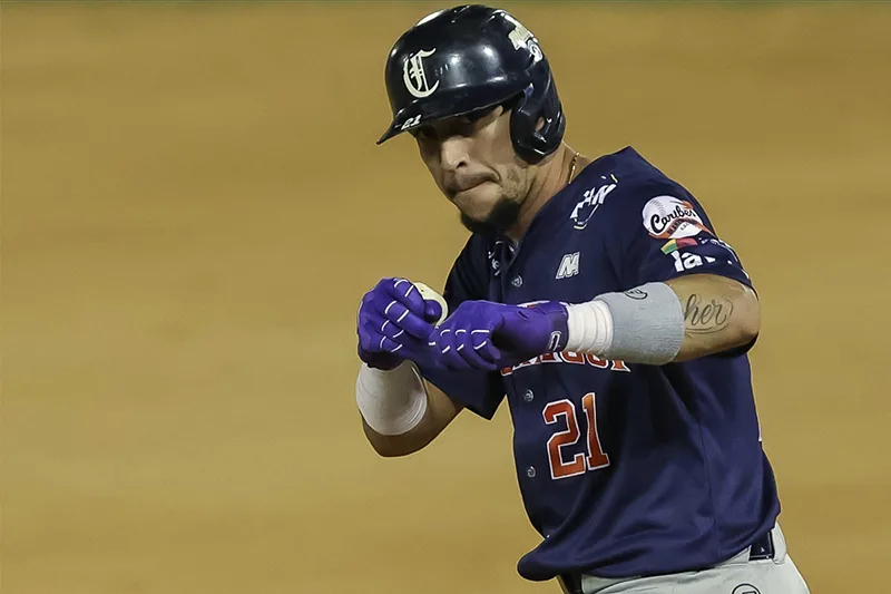 Caribes vence cómodamente a Magallanes en Valencia