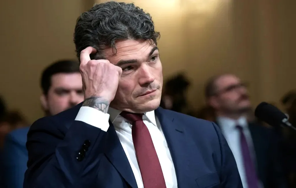 FBI investiga a exdirector Joe Kent por presunta filtración