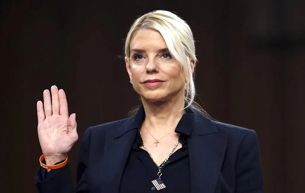 Pam Bondi, la leal fiscal general que perdió la confianza de Trump